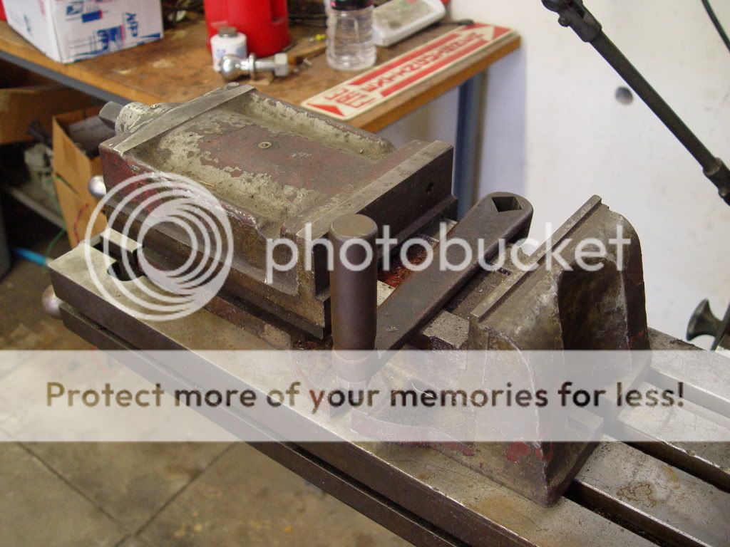 Old Mill Vise restoration - Manufacturer?