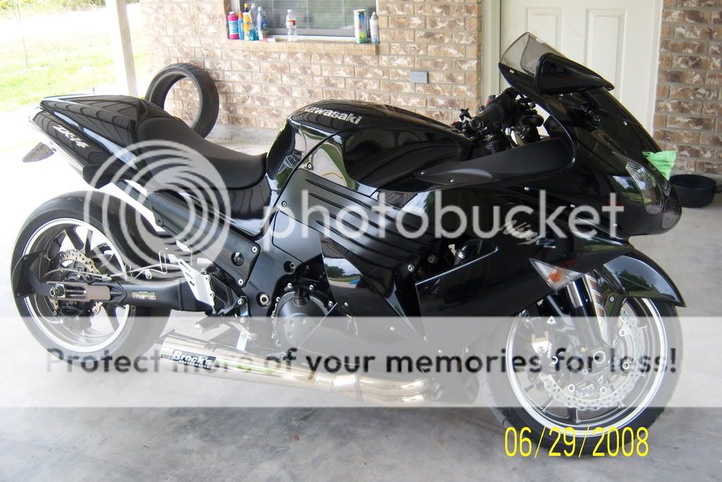 DOES ANYONE HAVE PICS OF...... @ ZX-14.com